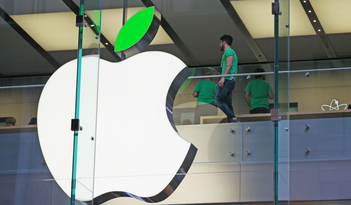 Apple Store ทั่วโลกเปลี่ยนใบเป็นสีเขียว ต้อนรับวัน Earth Day
