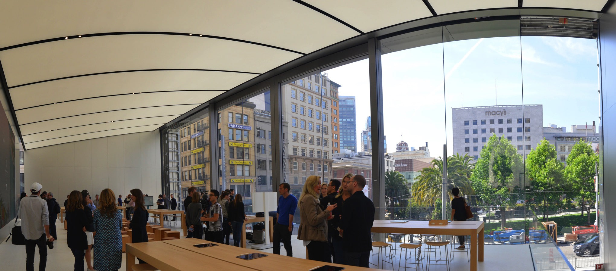 Apple ฉลองครบรอบ 15 ปี Apple Store ด้วยการโชว์ร้านแห่งอนาคต