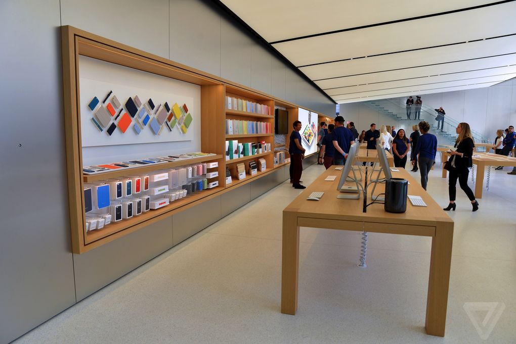 Apple ฉลองครบรอบ 15 ปี Apple Store ด้วยการโชว์ร้านแห่งอนาคต