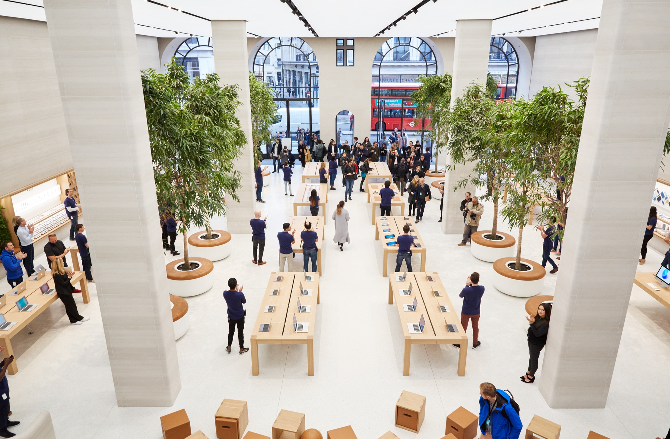 ยลโฉมร้าน Apple Regent Street ในกรุงลอนดอนหลังการปรับปรุงใหม่