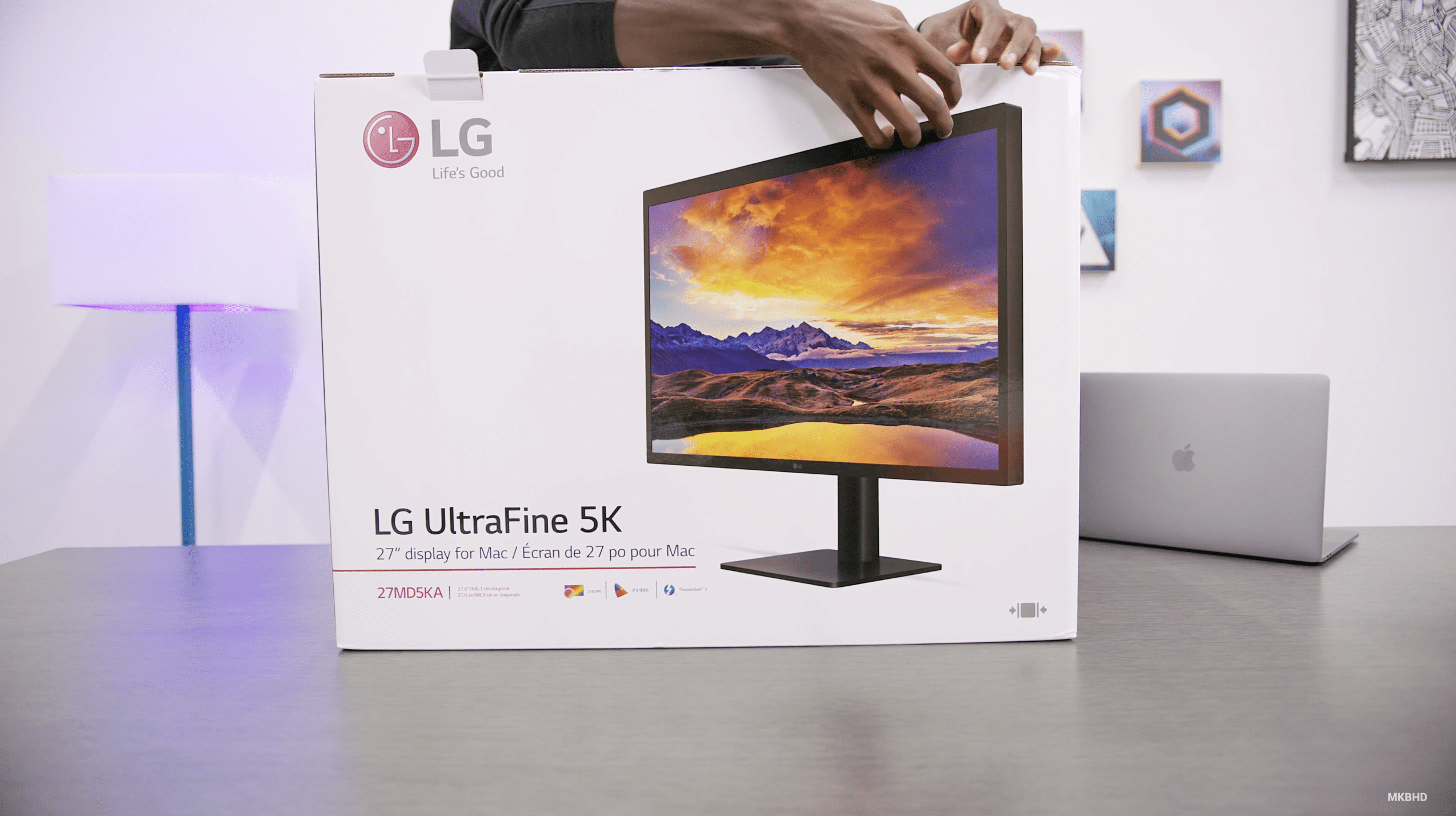 ชมคลิปแกะกล่องหน้าจอ LG Ultrafine 5K รุ่นใหม่ ที่เปิดตัวพร้อม MacBook Pro