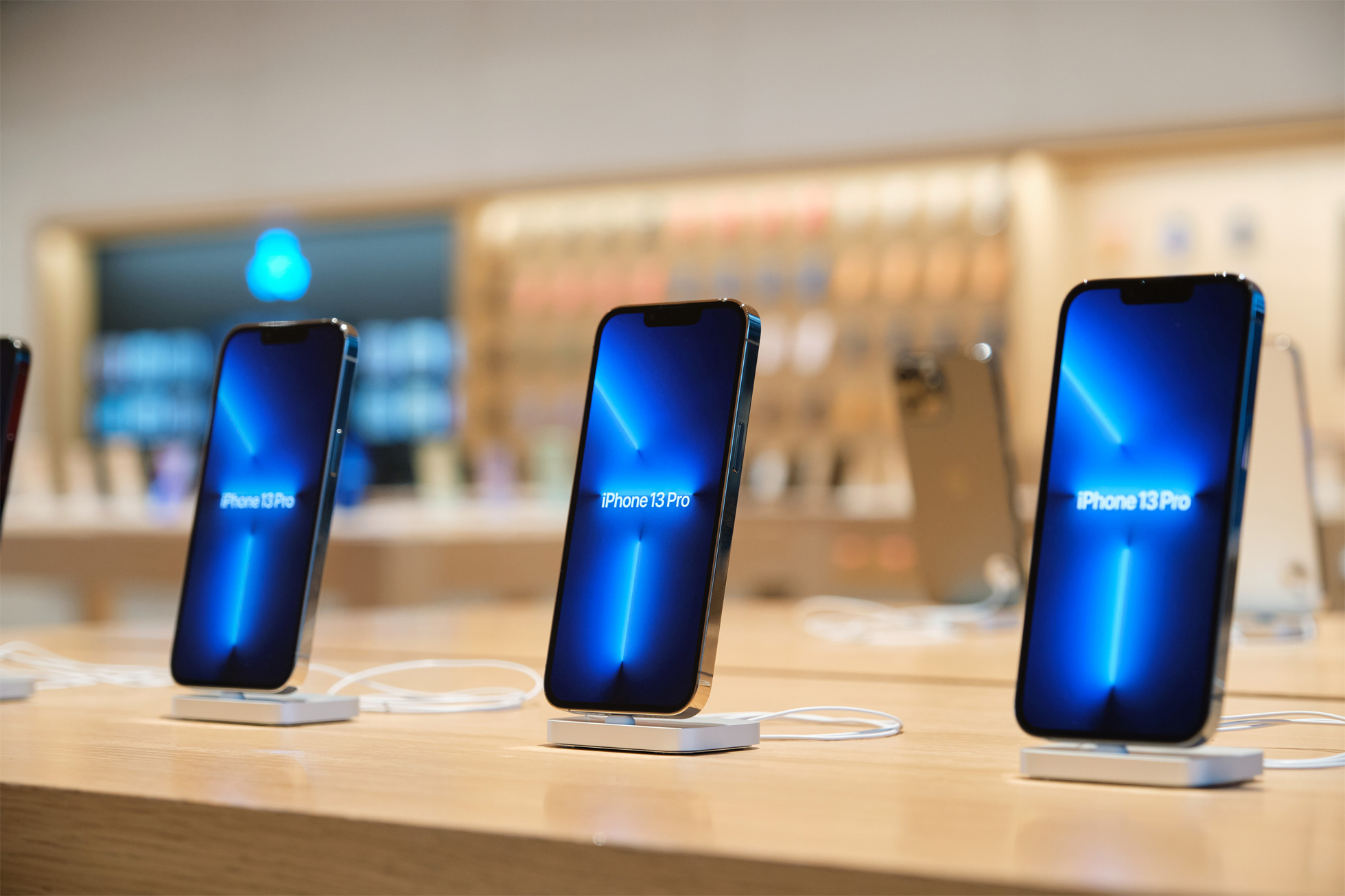 iPhone 13 ล็อตใหม่เริ่มเข้าไทยแล้ว หลายร้านเริ่ม Walk-in เข้าไปซื้อได้ ...