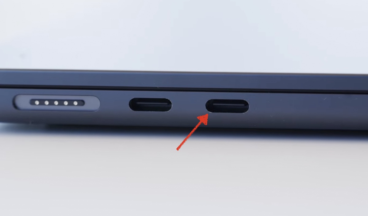 ปัญหาล้านแปด !! ผู้ใช้โวย MacBook Air M2 สี Midnight เจอปัญหาสีลอก ถ้า ...